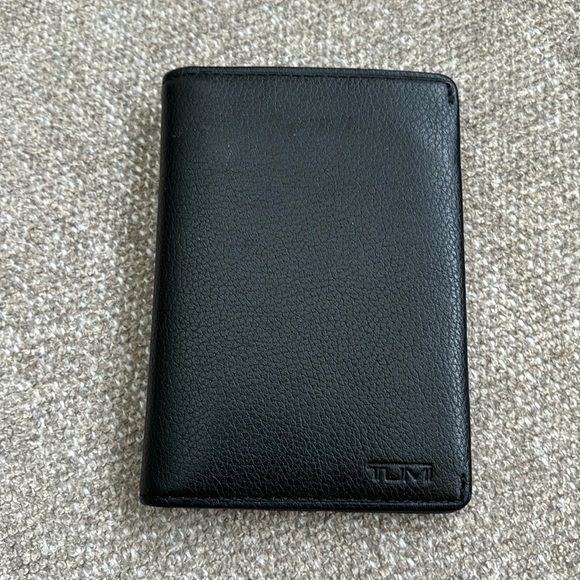 Tumi | Bags | Tumi Multi Window Id Card Case | Poshmark